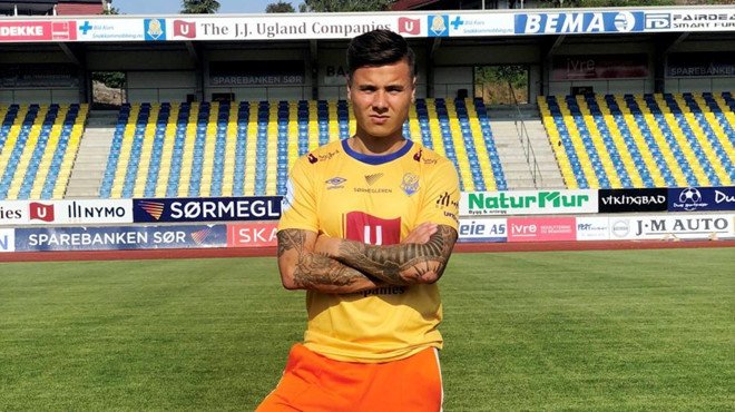 Tiền đạo Việt kiều Alexander Dang chuyển đội bóng, quyết tâm lên hạng ...