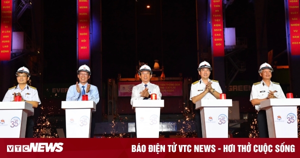 Lãnh đạo TP.HCM phát lệnh làm hàng đầu xuân ngay đêm giao thừa